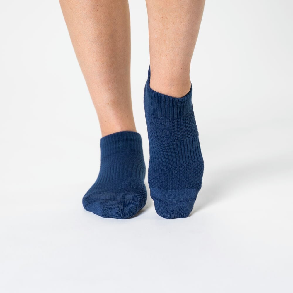 Solid Essentials Ankle Compression Socks 5-Pack Bundle – Viasox